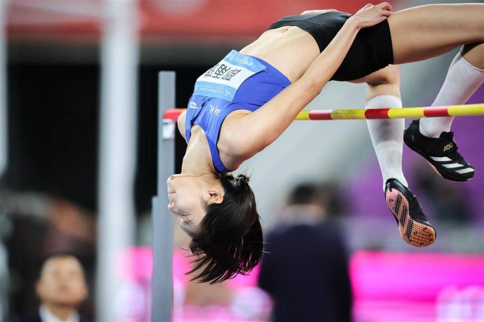 邵雨琪这一金等了四年 湖北田径迎来投跳项目两大突破_腾讯新闻
