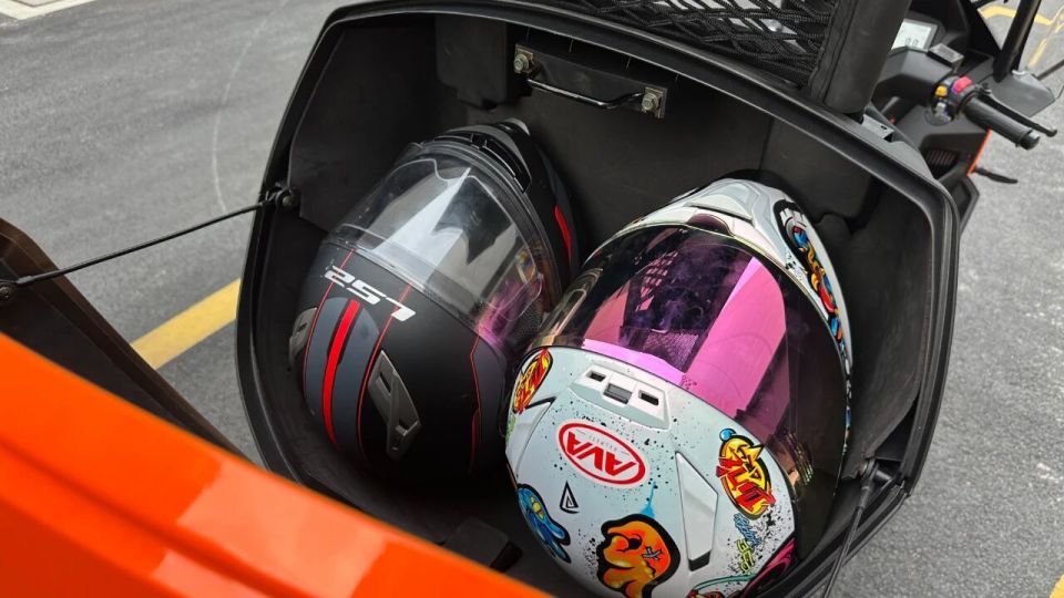 Adiva AD7智行版上市，售价26,800元——倒三轮带顶篷会不会更适合通勤？_腾讯新闻