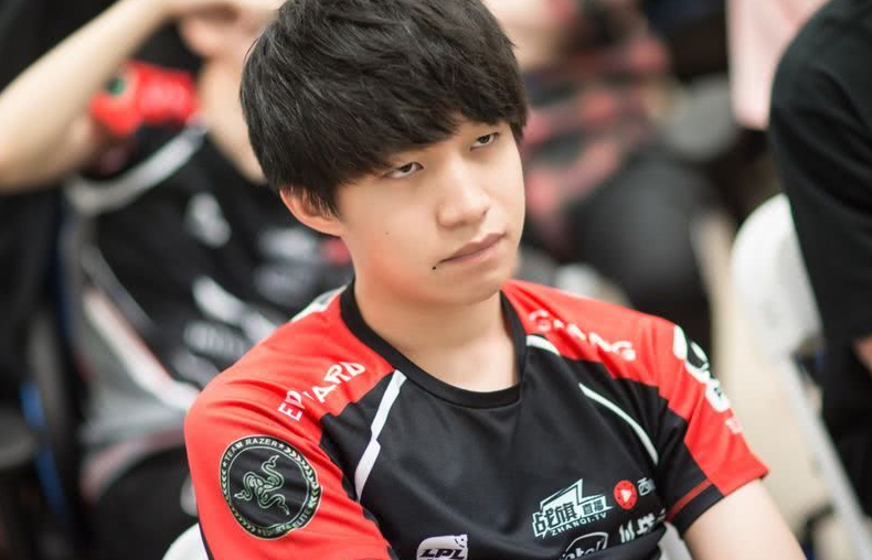 泪目！大家没有忘了EDG厂长，位列LPL十大选手第三名！
