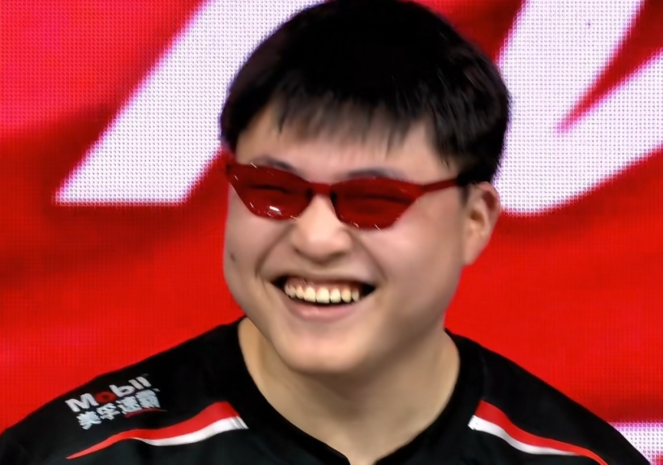 老将坚守！Uzi时隔4年再度晋级季后赛，上次带队夺得亚军_腾讯新闻