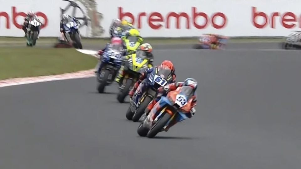 赛季第五冠！“张雪机车”WSBK捷克站再夺冠！_腾讯新闻