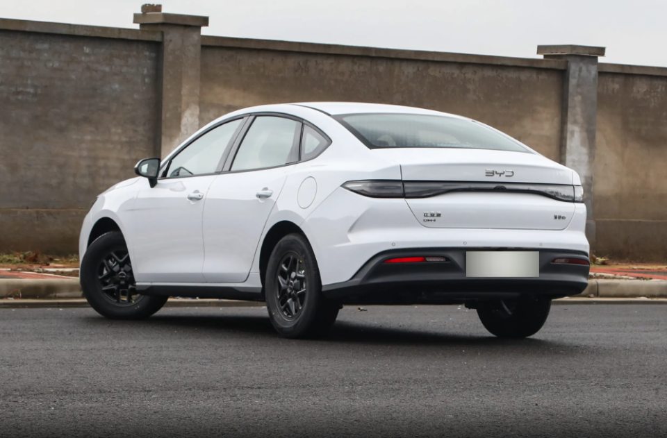 指导价7.98万，26款比亚迪海豹05DM，怎么样？_腾讯新闻