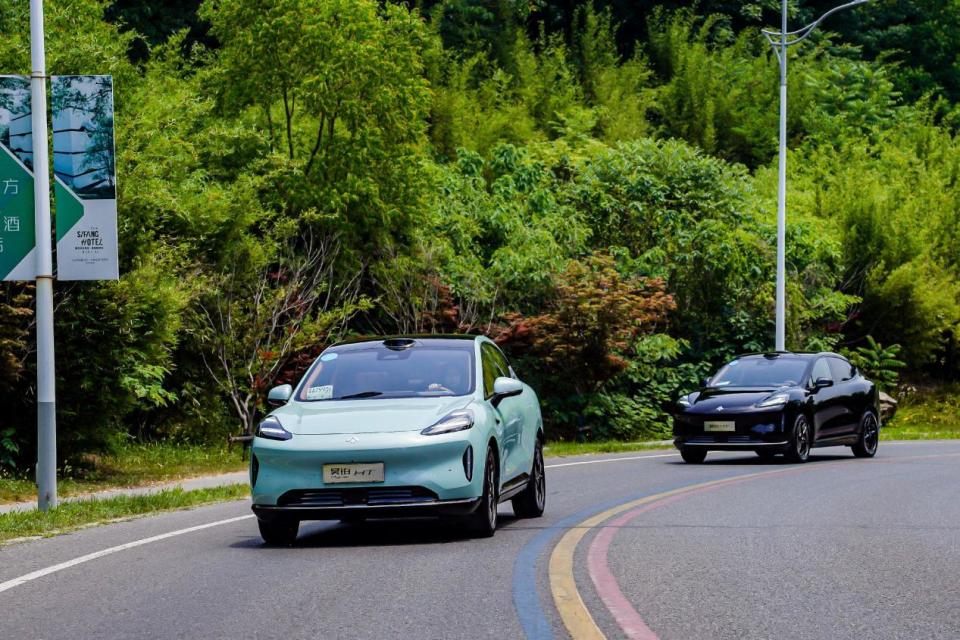 同是20万级纯电SUV，昊铂HT和智己LS6 Pro到底哪台更适合你？_腾讯新闻