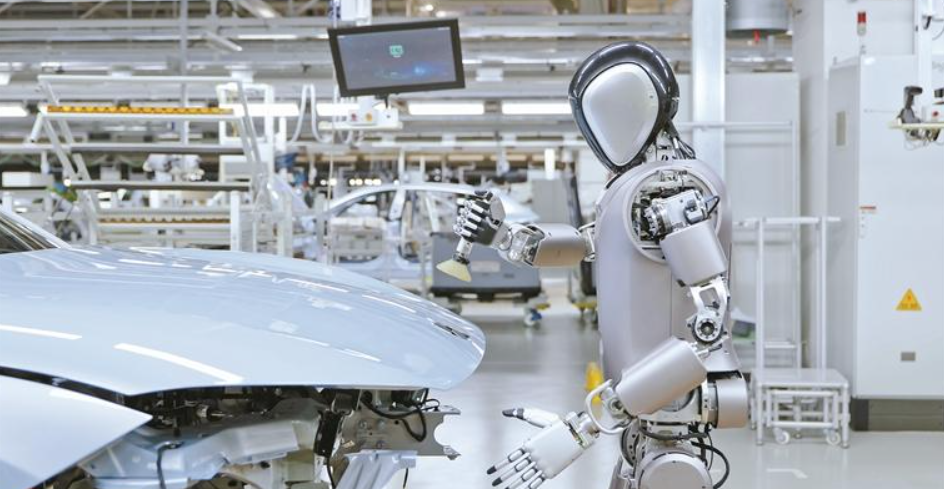 优必选人形机器人Walker S进入蔚来汽车厂“实习” |CyberDaily_腾讯新闻