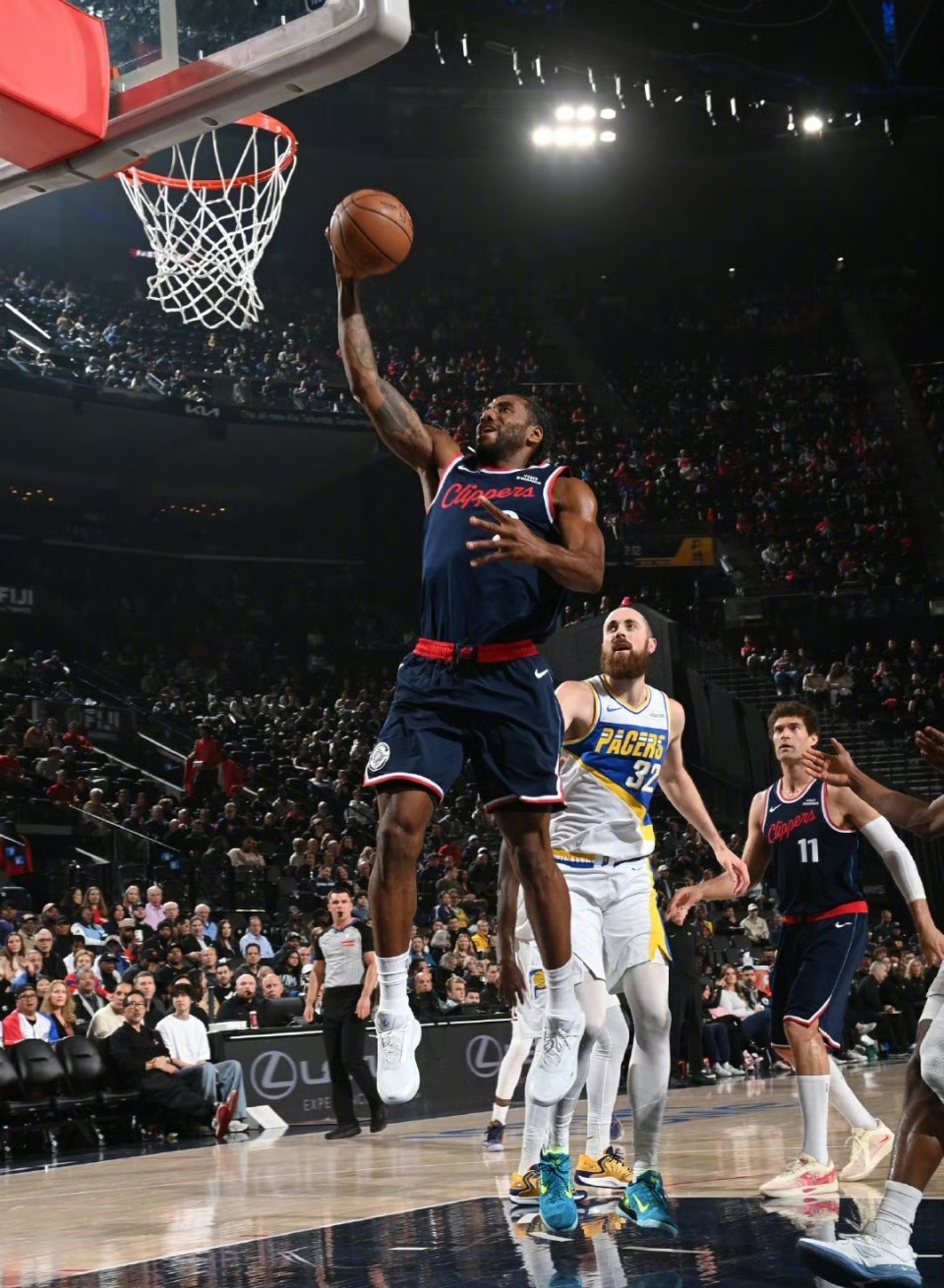 随着快船130-107大胜，勇士不利，NBA最新积分榜:西部8-10名乱套了！_腾讯新闻