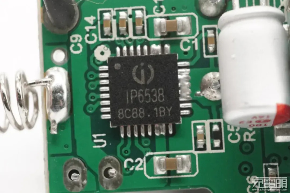 带您了解倍思、贝尔金等数十款45W功率段车充都在用的快充协议芯片_腾讯新闻