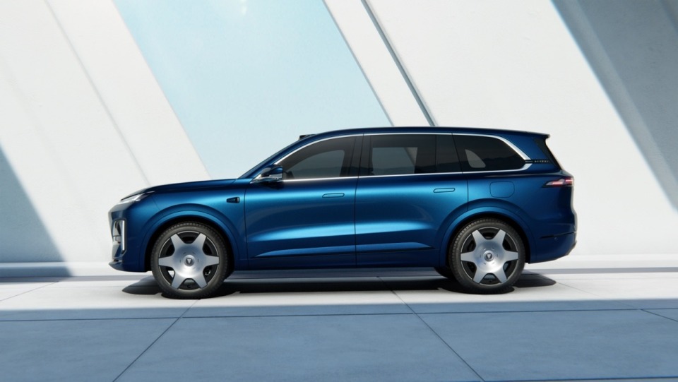 深蓝S09上海车展预售，华为乾崑智驾+定制鸿蒙座舱，预计30-35万！ _腾讯新闻