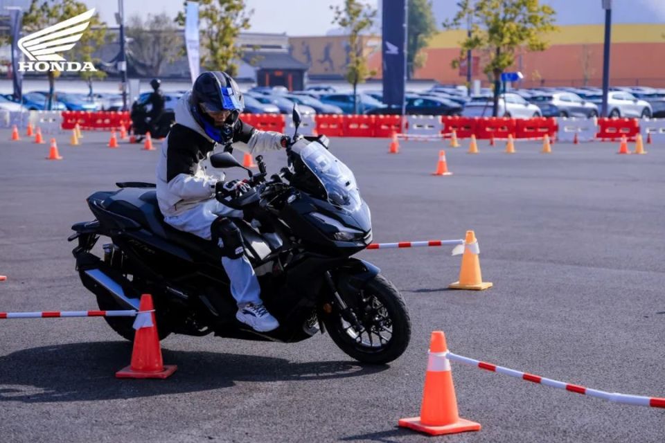 评测丨本田ADV350，同为国内生产，震撼为什么就这么大？_腾讯新闻