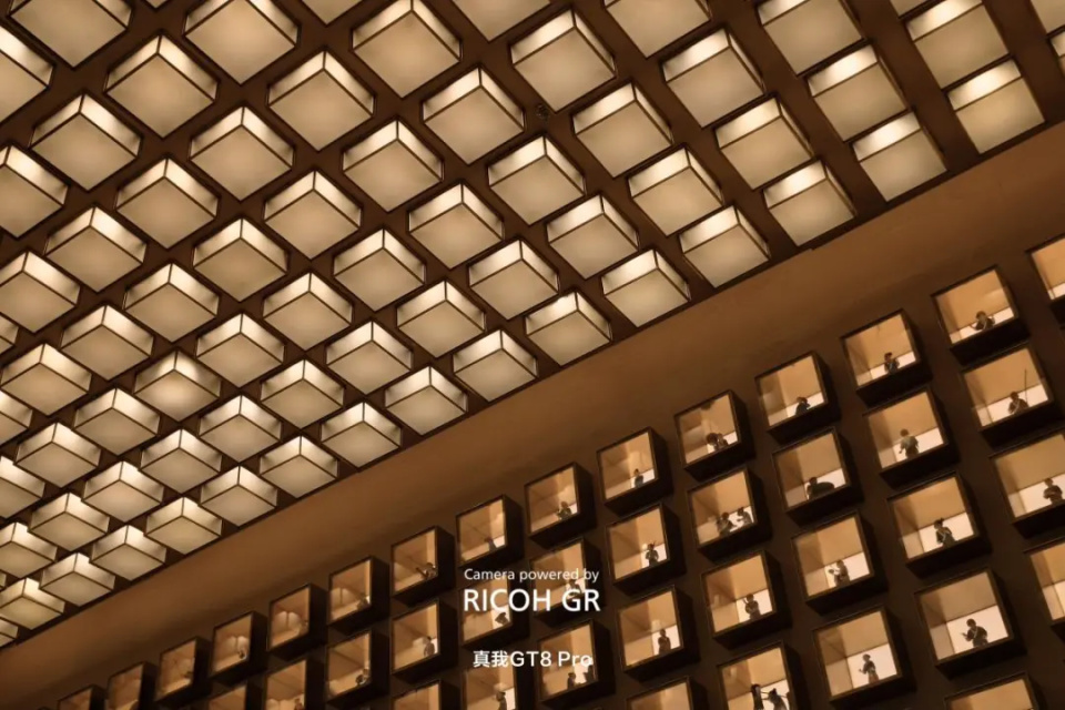 真我GT8 Pro测评：把理光GR塞进手机_腾讯新闻