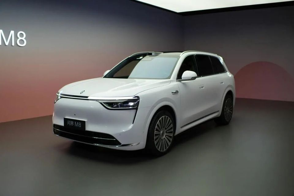 次旗舰SUV混战：腾势N8L/理想i8/蔚来ES8/问界M8，该如何选？_腾讯新闻