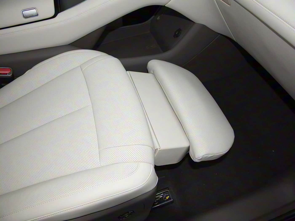 大6座SUV腾势N8L上市，车长5200mm，2+2+2座椅，纯电续航230km_腾讯新闻