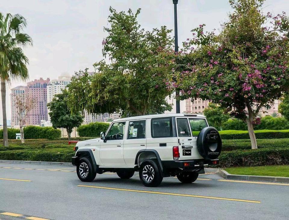 指导价69万起，2024款“丰田陆巡LC76”现身，性能不输大G_腾讯新闻