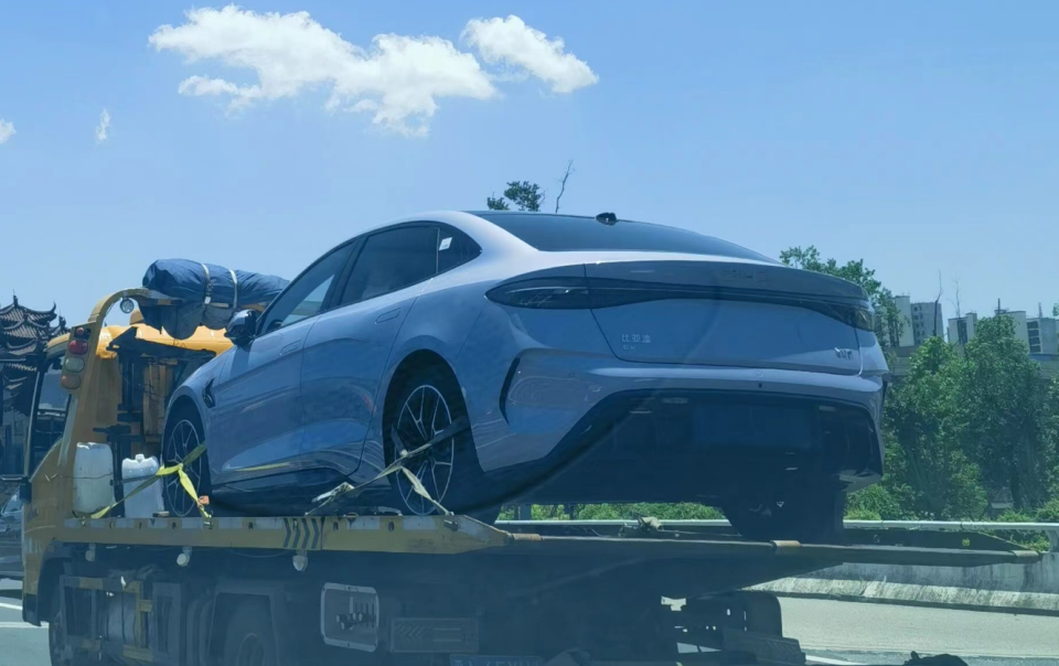 新款海豹改名“海豹07EV”，增激光雷达+紫色涂装，配800V平台_腾讯新闻