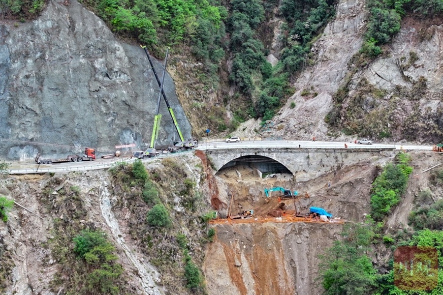 一线探访丨石棉：G662线恢复重建和提升改造工程有序推进_腾讯新闻