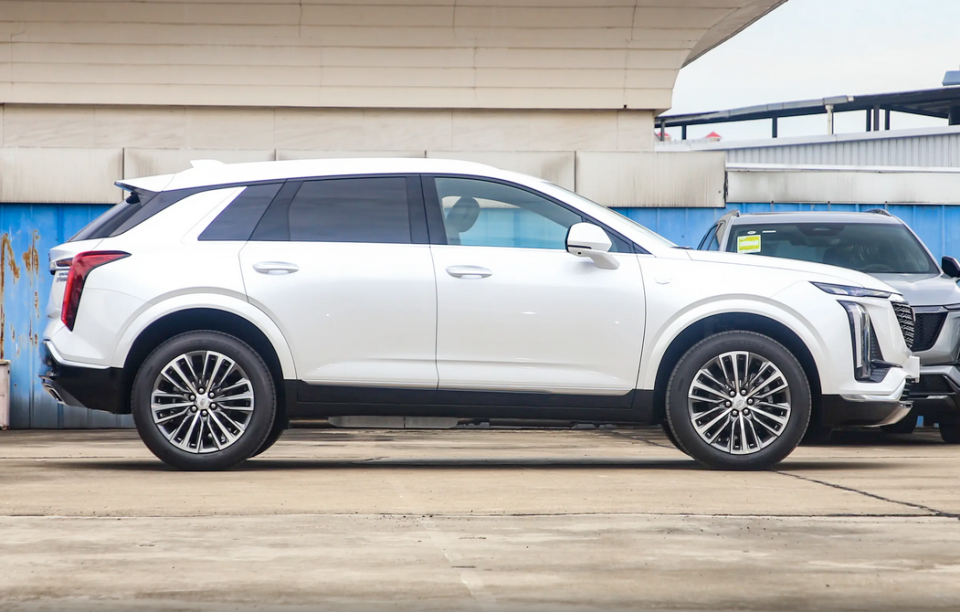 全新凯迪拉克XT5上市，搭载2.0T+9AT，比BBA更具性价比_腾讯新闻