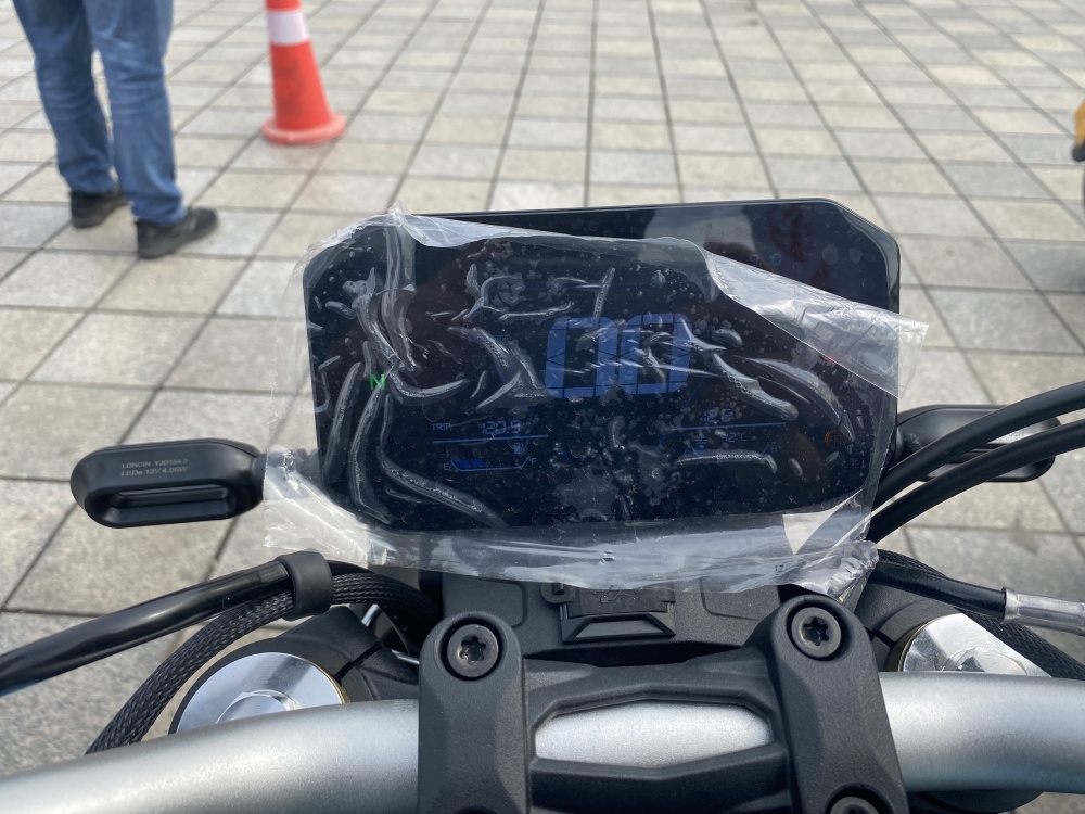 ABS＋TCS，仅售17980元！无极新车Q250：车身轻、好操控，女骑首选_腾讯新闻