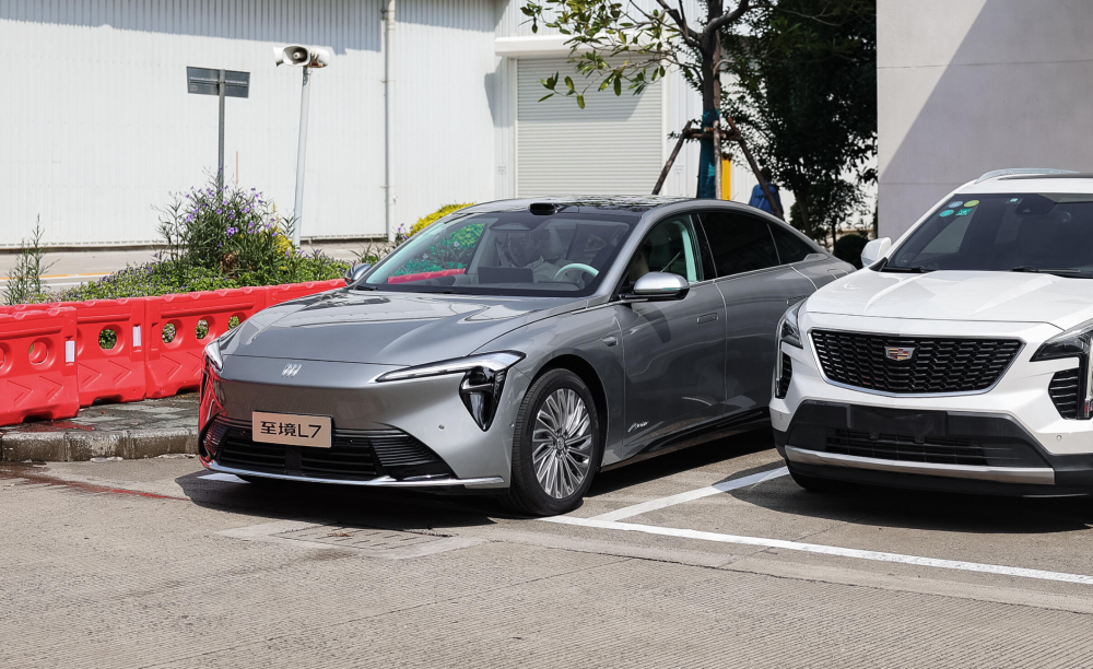 别克至境L7实车现身，长超5米+激光雷达，配343马力+续航1400km_腾讯新闻