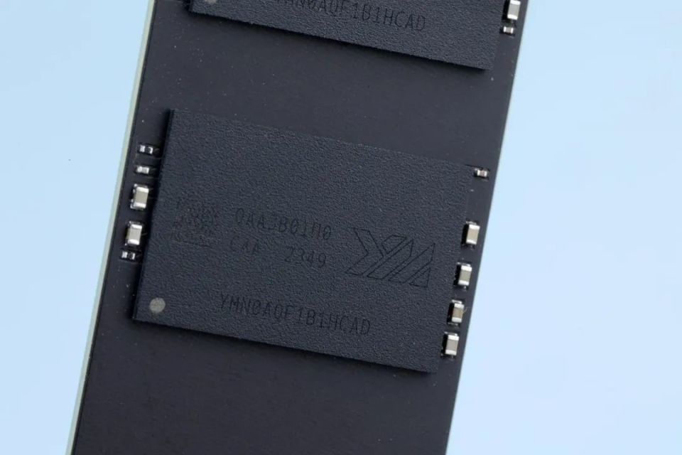 既可20秒进入黑神话，还能抗住2488次重启！长江存储PC41Q商用消费级固态硬盘测试_腾讯新闻