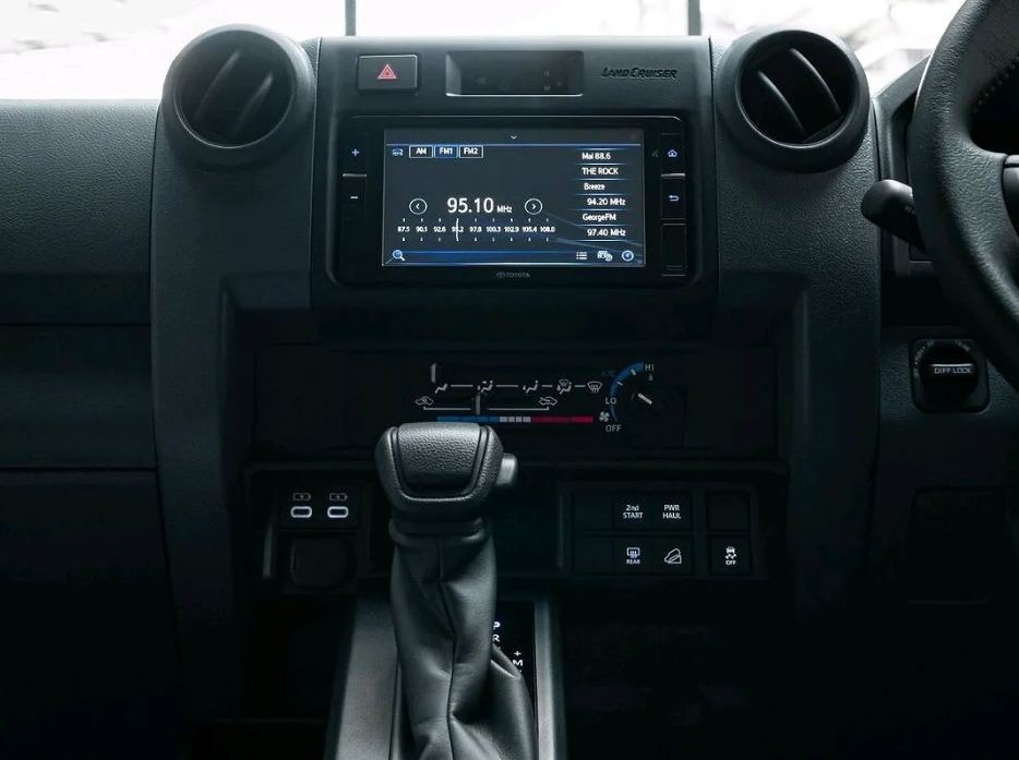 2025款“丰田LC70”进港实拍，约合人民币37万，配2.8T柴油机！_腾讯新闻