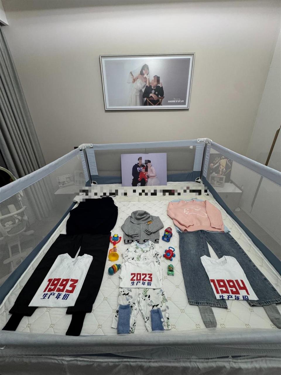 景德镇一家三口被撞身亡案明日宣判，受害者家属：接到开庭通知当晚梦到儿子一家“归来”_腾讯新闻