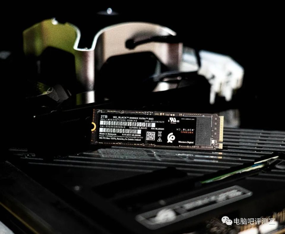 老当益壮 高性价比的旗舰硬盘 西数 SN850X 2T测评_腾讯新闻