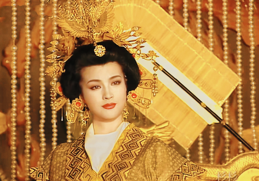 七旬刘晓庆再扮武则天！与毛戈平32年后重聚，竖屏微短剧启新篇_腾讯新闻