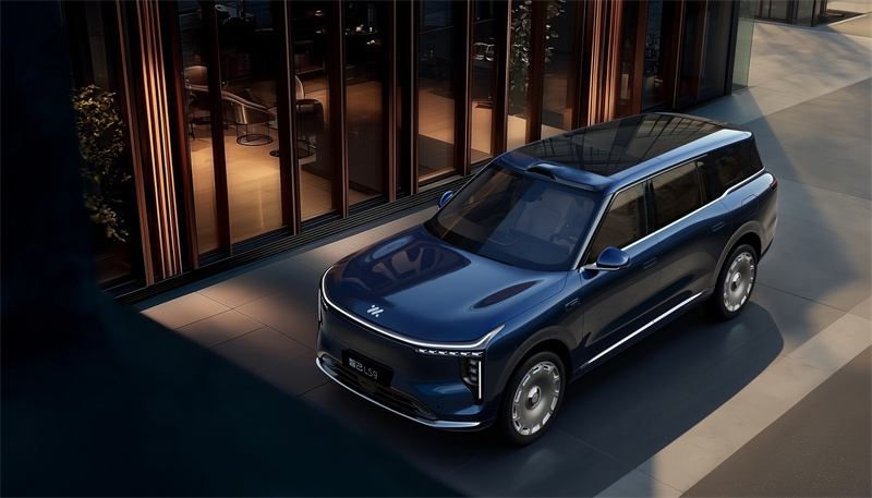 30万级最强旗舰SUV智己LS9上市：性能和配置都拉满了_腾讯新闻