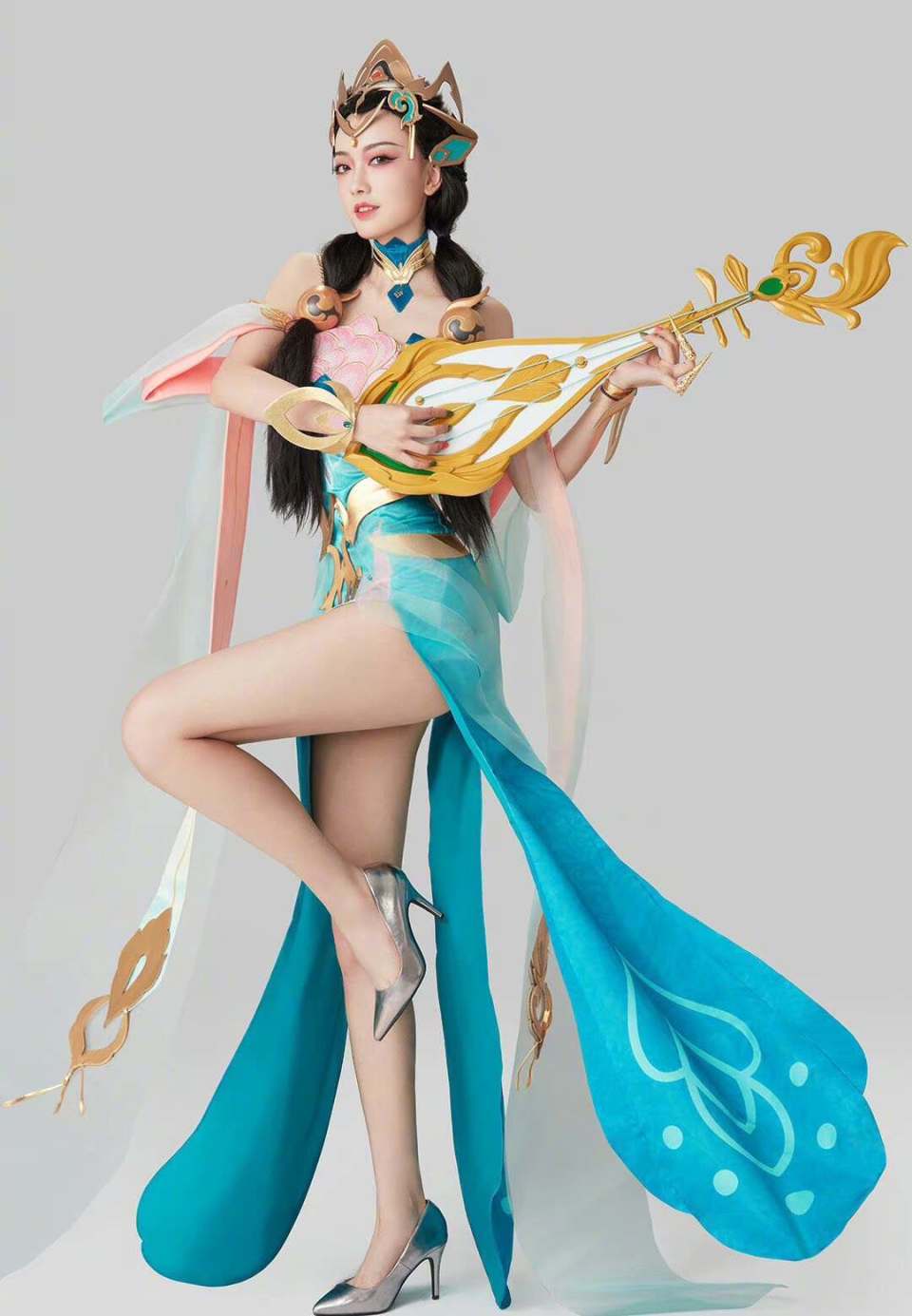 KPL高颜值四大解说cos王者四美，身材一个比一个棒，还原度还高_腾讯新闻