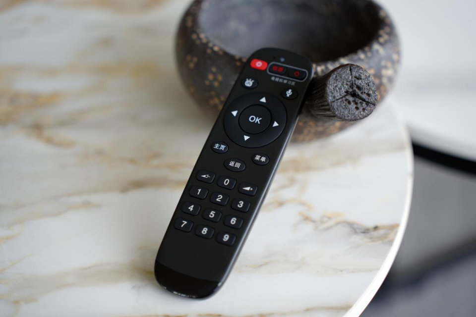 不忘初心！泰捷WE40 Pro Max评测：无广告的电视盒子_腾讯新闻