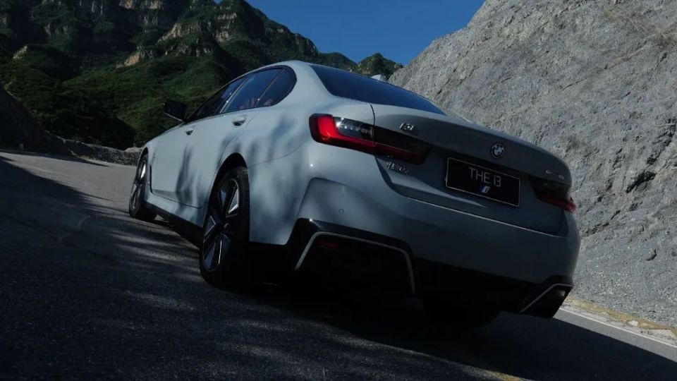 捷豹XEL限时15.98万起，电动宝马跌至17万，打五折比丰田还划算？_腾讯新闻