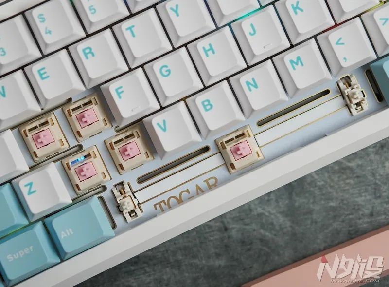 TOGAR图阁T90三模无线机械键盘拆解评测_腾讯新闻