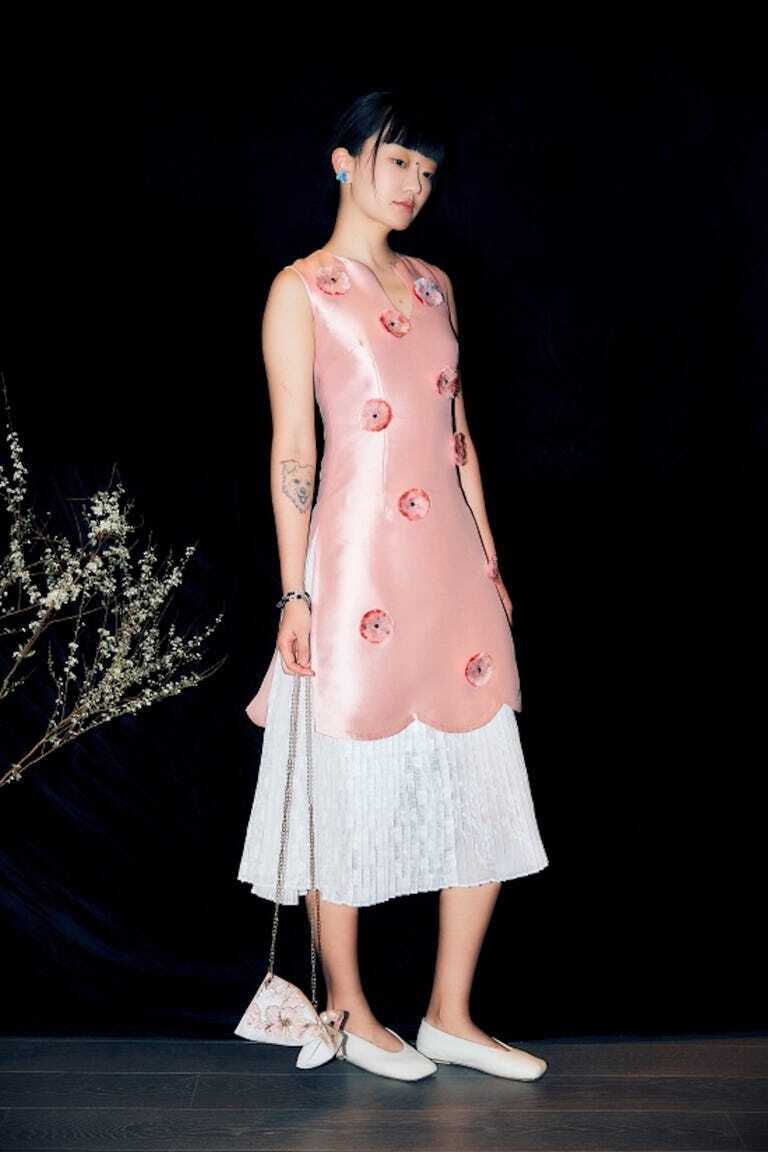 JICHENG吉承2025春夏“花舞”系列首秀，登陆百年秋水山庄_腾讯新闻