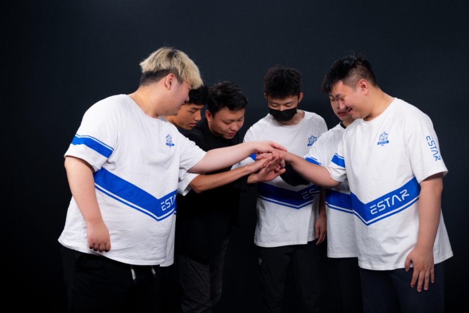 EP.快手获得CFPL S24常规赛冠军，新人选手撑起半边天 | 穿越火线赛事_腾讯新闻