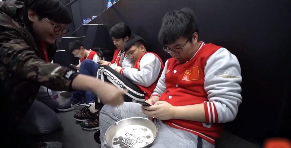 4AM全员上阵，还带不动老板！GODV路人局打到破防，不想玩了！