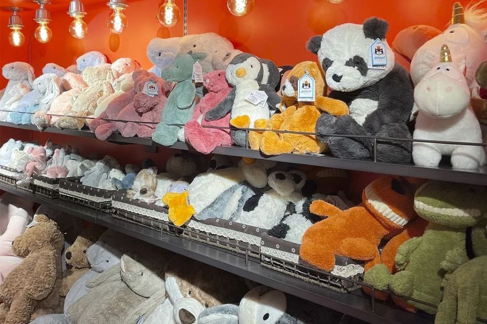 上百元的jELLYCAT，怎么成了成年人戒不掉的玩具？_腾讯新闻