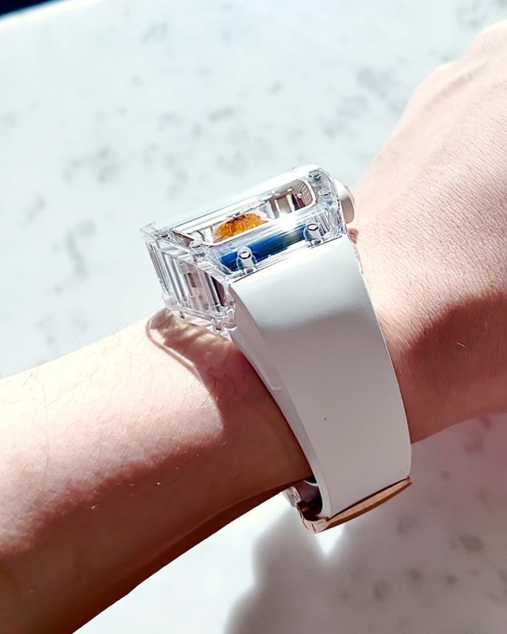 “专拍最贵百达翡丽”，34岁的Zach Lu是谁?_腾讯新闻