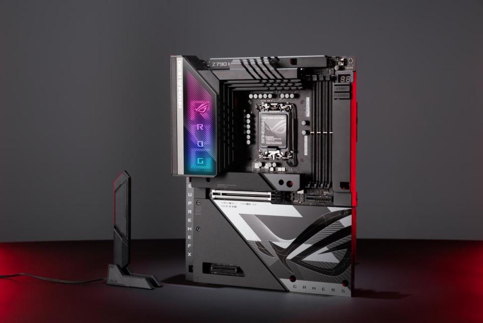 RTX 4090D+Z790+创世神，ROG BTF 2.0背置装机终极组合驾到！_腾讯新闻