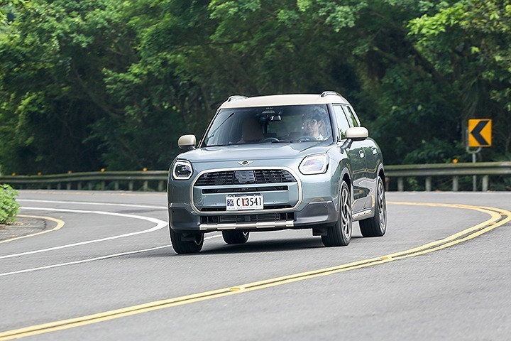 试驾大改款MINI Countryman，这场翻身场打赢的几率有多少？_腾讯新闻