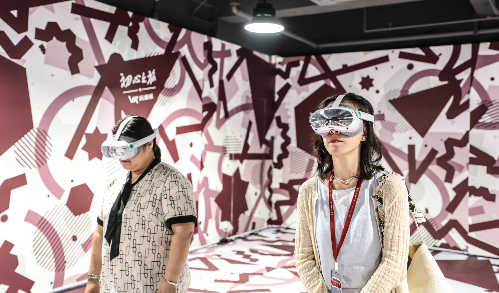 数字一大·初心之旅！全国首个LBE VR红色文化沉浸式体验展本月23日开放_腾讯新闻