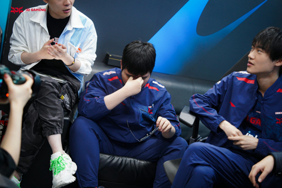 又是失败的一年！JDG无缘S14世界赛：转会期操作真的太重要了_腾讯新闻