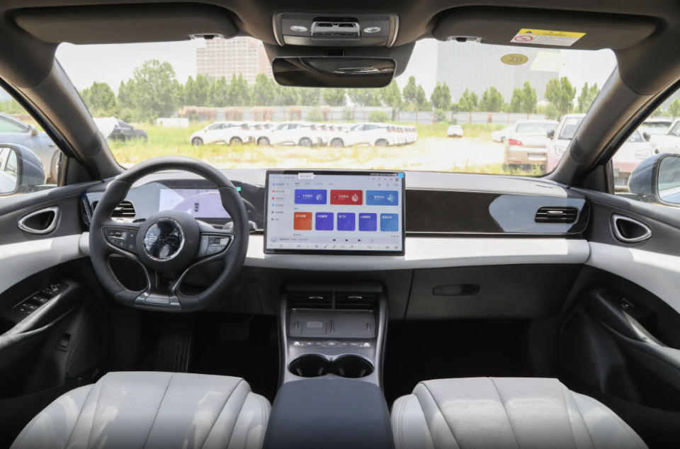 10.98万起售，还有冷暖两用冰箱？海豹06EV诚意十足_腾讯新闻