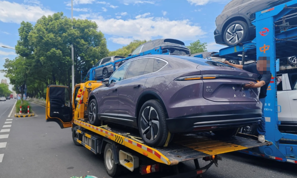 全新蔚来EC6实车曝光，配489马力＋630km续航，或降至35.8万起？_腾讯新闻