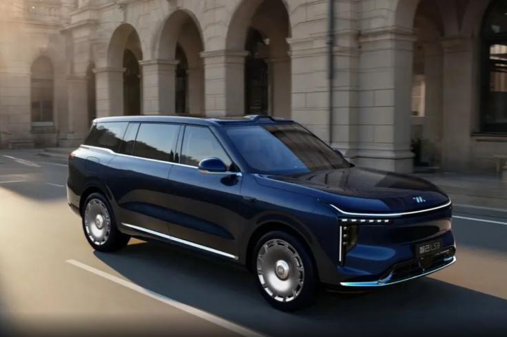 比的就是谁更尊，车长近5米3，智己LS9将至，单电池就有402km续航_腾讯新闻