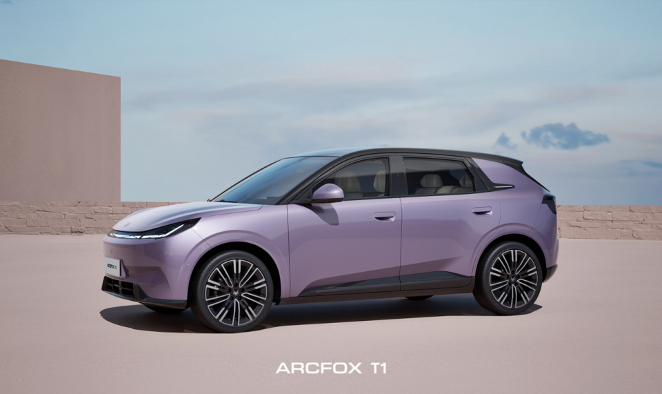 轴距2770mm进军A0级SUV，北汽极狐T1上海车展首秀_腾讯新闻