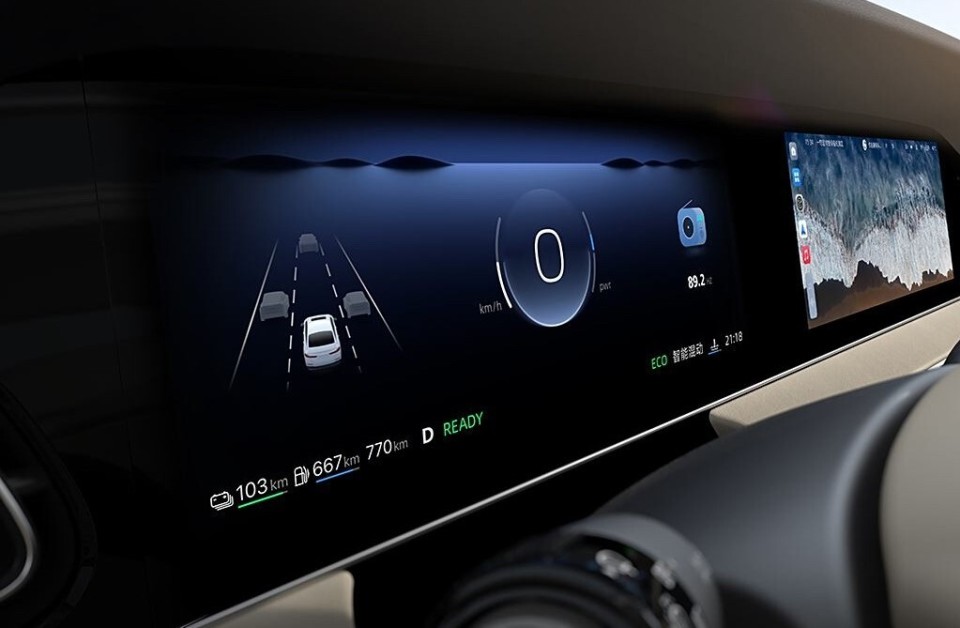 满油满电可跑2208km！荣威D7 DMH拿下最远续航吉尼斯世界纪录_腾讯新闻