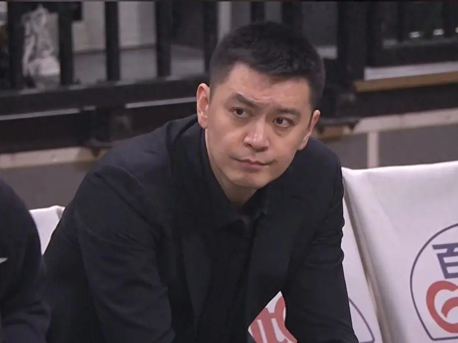 4连败+狂输26分！杨鸣捡宝变踩雷，莫兰德成最贵“废柴”？_腾讯新闻