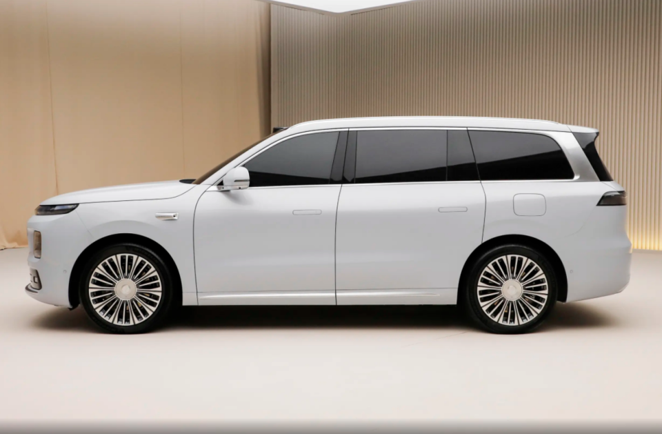 上强度，增程车配80.3度电池包！零跑D19掀桌子_腾讯新闻