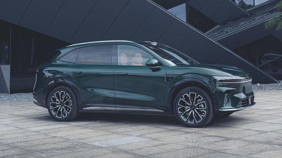 新款极氪7X正式上市,21.98万起售，搭载900V架构_腾讯新闻