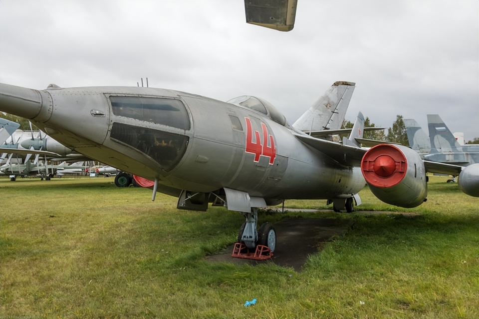 雅克-28“雅科夫列夫”设计局最机密的飞机_腾讯新闻