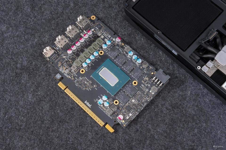 Intel Arc B580 Limited Edition首发评测：性能猛超4060，主流玩家新选！_腾讯新闻